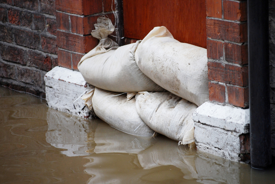 How to Protect Your Home from Flooding | Temporary & Permanent Flood ...